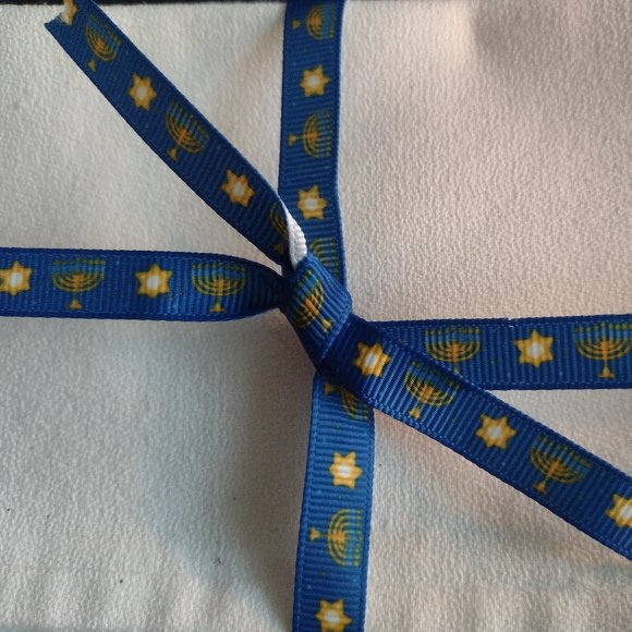 Royal Norfolk | Dining | St Set Celebrate With These 2 Deep Blue Dinner ...